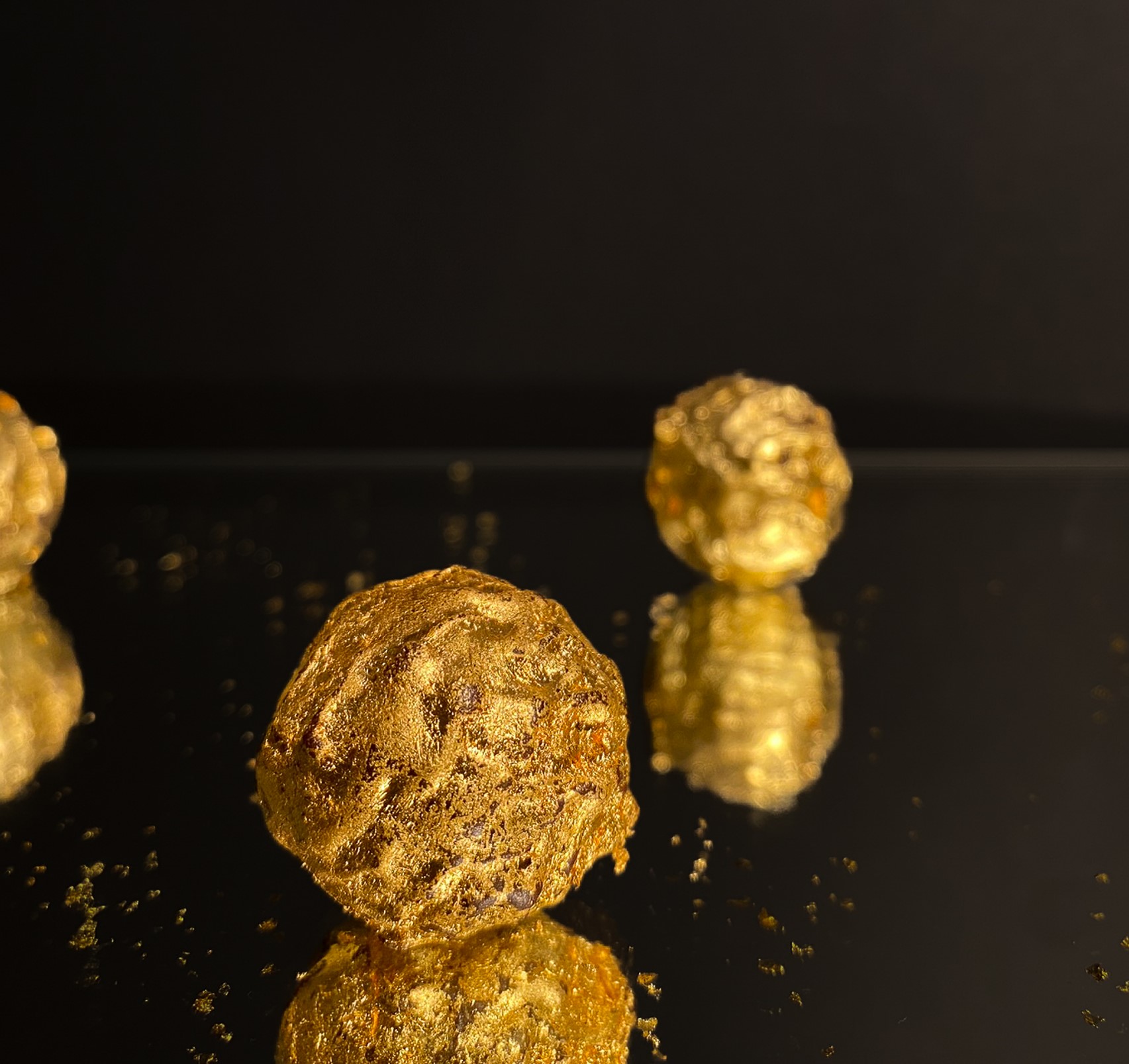 Gold Gifts, Gold Home Accessories, Gold Leaf Supplies - Delafee